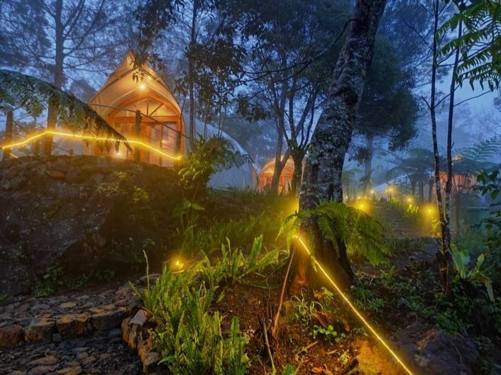 Glamping Lakeside Rancabali: Penginapan Sejuk di Alam Terbuka ...